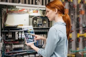 Augmented Reality (AR) Remote Assistance | PTC